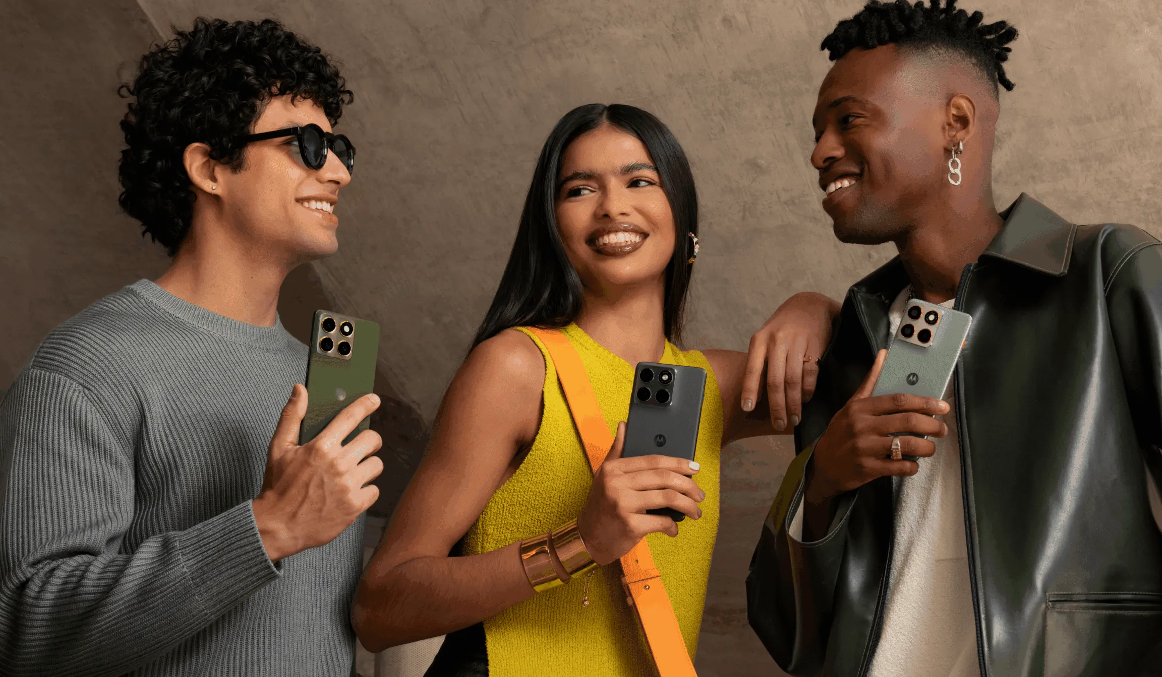 Slim Phone Meets Serious Strength | Motorola