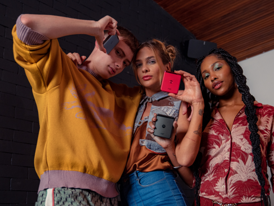 Are Flip Phones Making a Comeback | Motorola Flip Phones